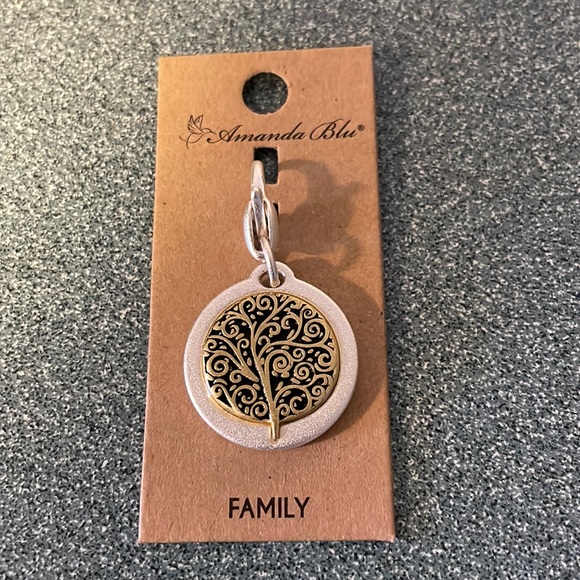 Amanda Blu | Jewelry | Amanda Blu Heartfelt Emotions Medallion Family ...